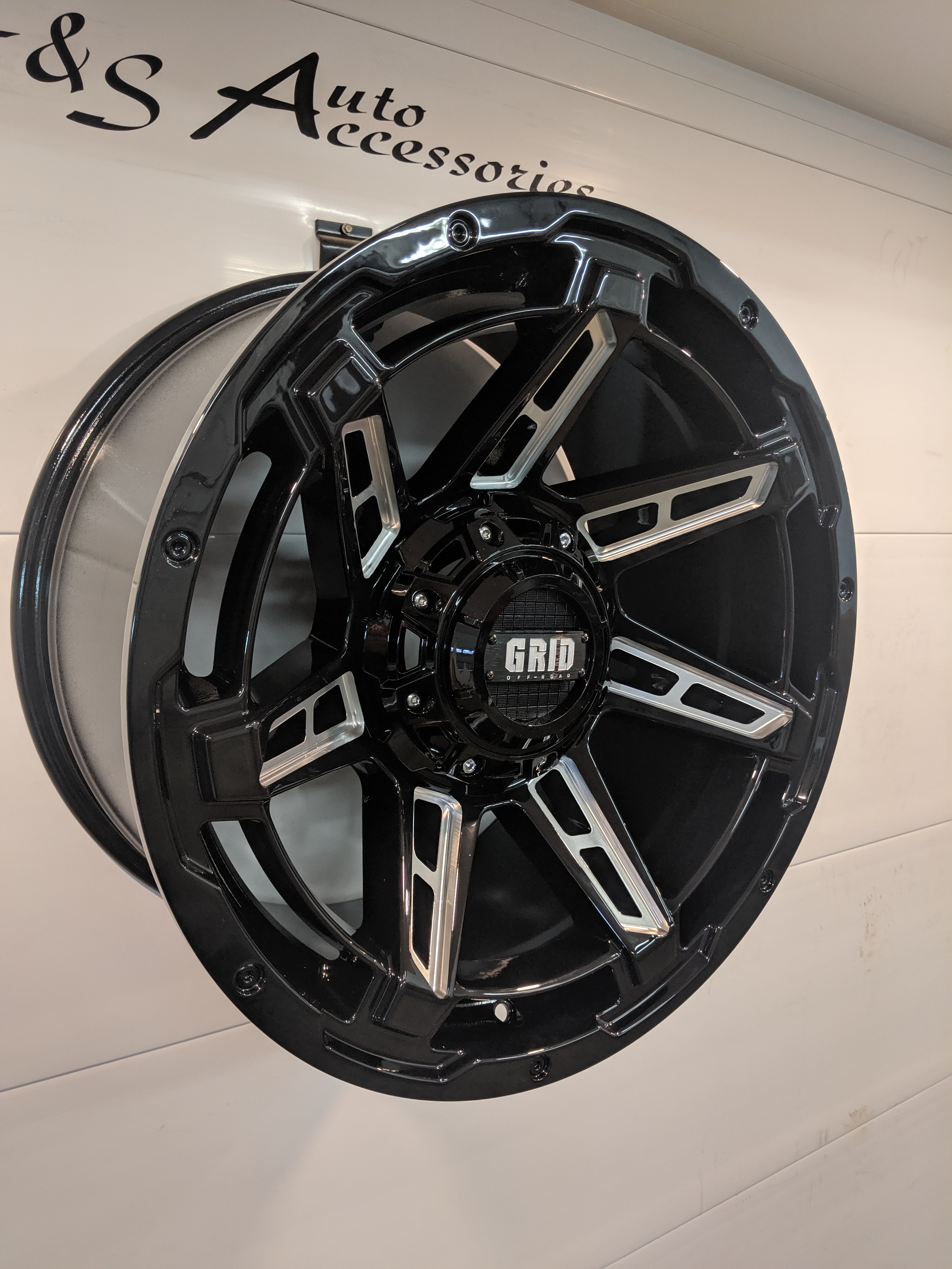 C&S Auto Accessories > 20" > Grid GD12 20x9 8x170 -25 offset